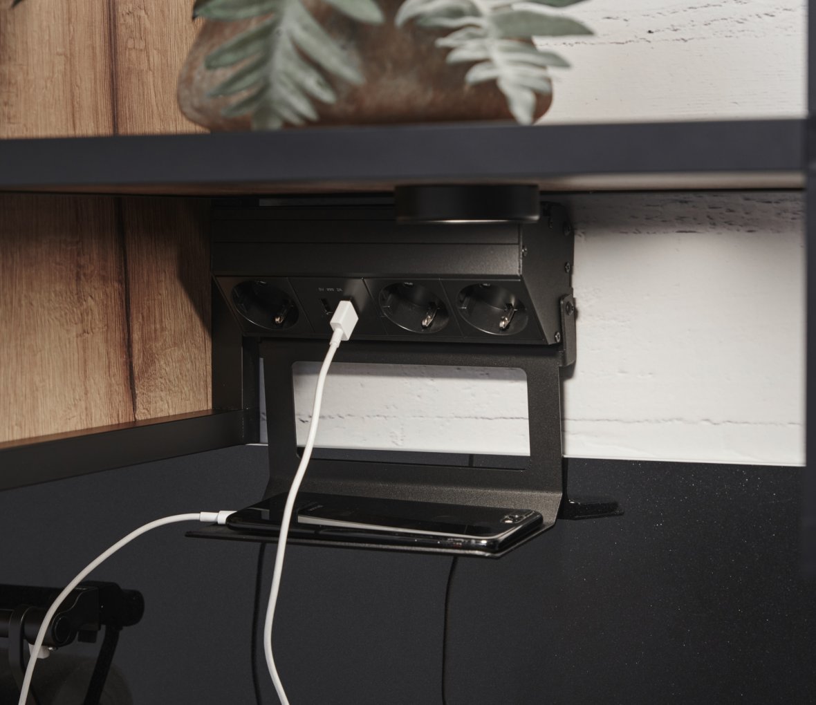 POWER SHELF Mat Siyah Raflı Priz Kutusu - Häfele Concept